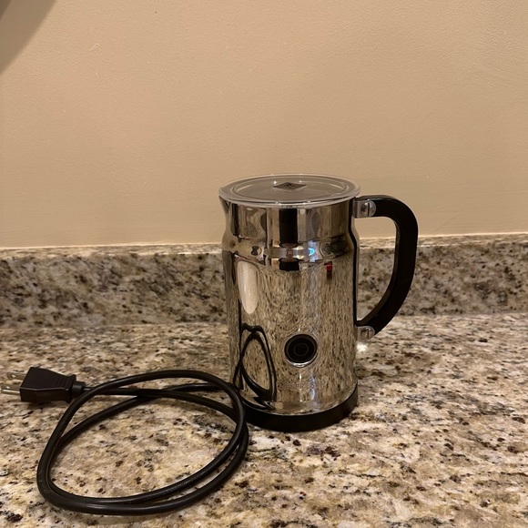 Nespresso | Kitchen | Nespresso Model 392 Automatic Electric Milk ...